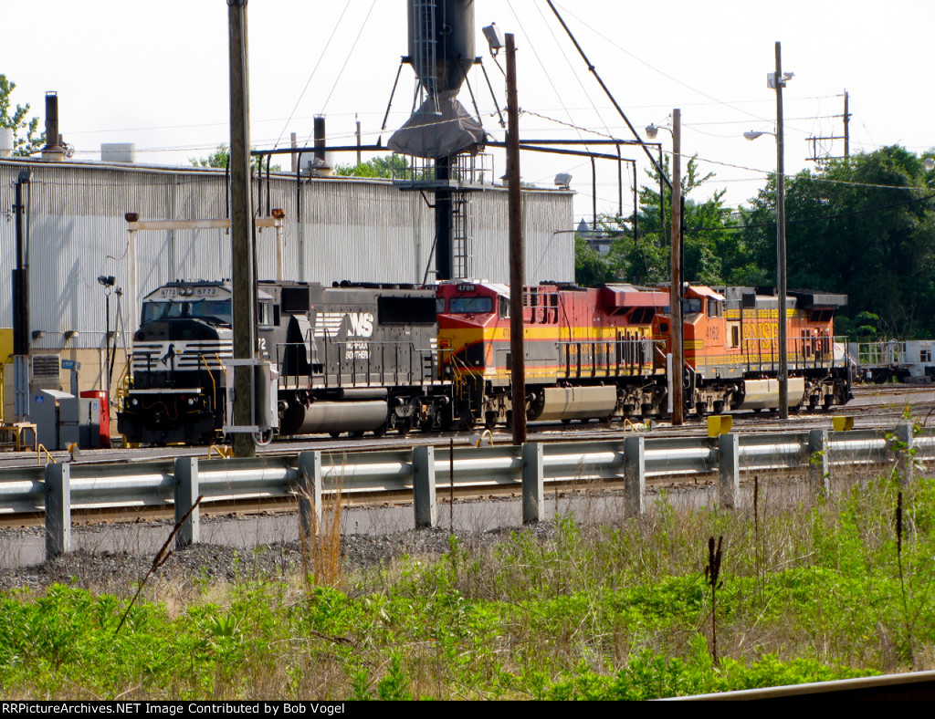 NS 6772, KCS 4788, BNSF 4162